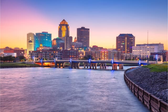 10 Largest Cities in Iowa [2025]