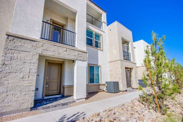 Incredible Huge Townhome - Just like new - Spring Valley, NV apartments ...
